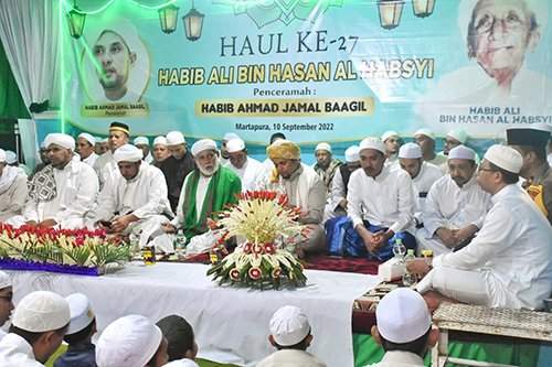 Ribuan Jamaah Hadiri Haul Habib Ali Ribuan Jamaah Hadiri Haul Habib Ali