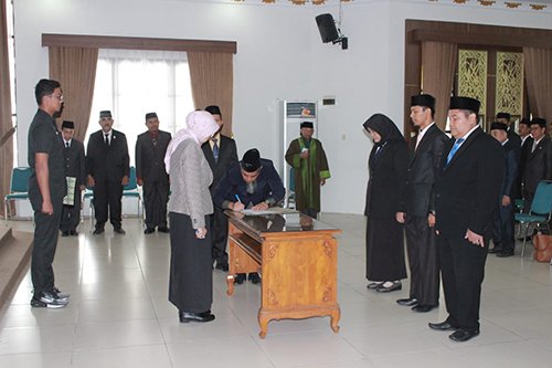 Noormiliyani Lantik Puluhan Pejabat di Ujung Masa Jabatan - Kalimantan Post Noormiliyani Lantik Puluhan Pejabat di Ujung Masa Jabatan - Kalimantan Post