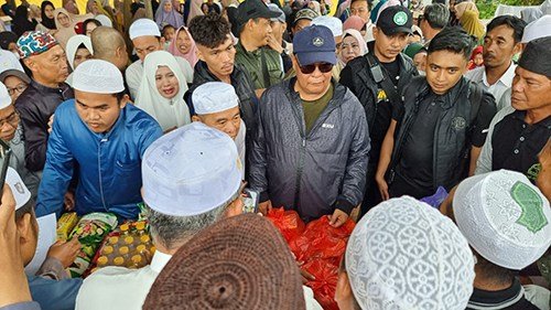 Paman Birin Bikin Kejutkan Di Saprah Amal Ponpes Sholihin Disambut ...