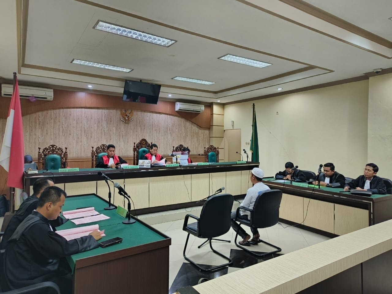Sempat Jadi DPO, Penyedia IPad Kini Duduk Di Kursi Terdakwa Sempat Jadi DPO, Penyedia IPad Kini Duduk Di Kursi Terdakwa